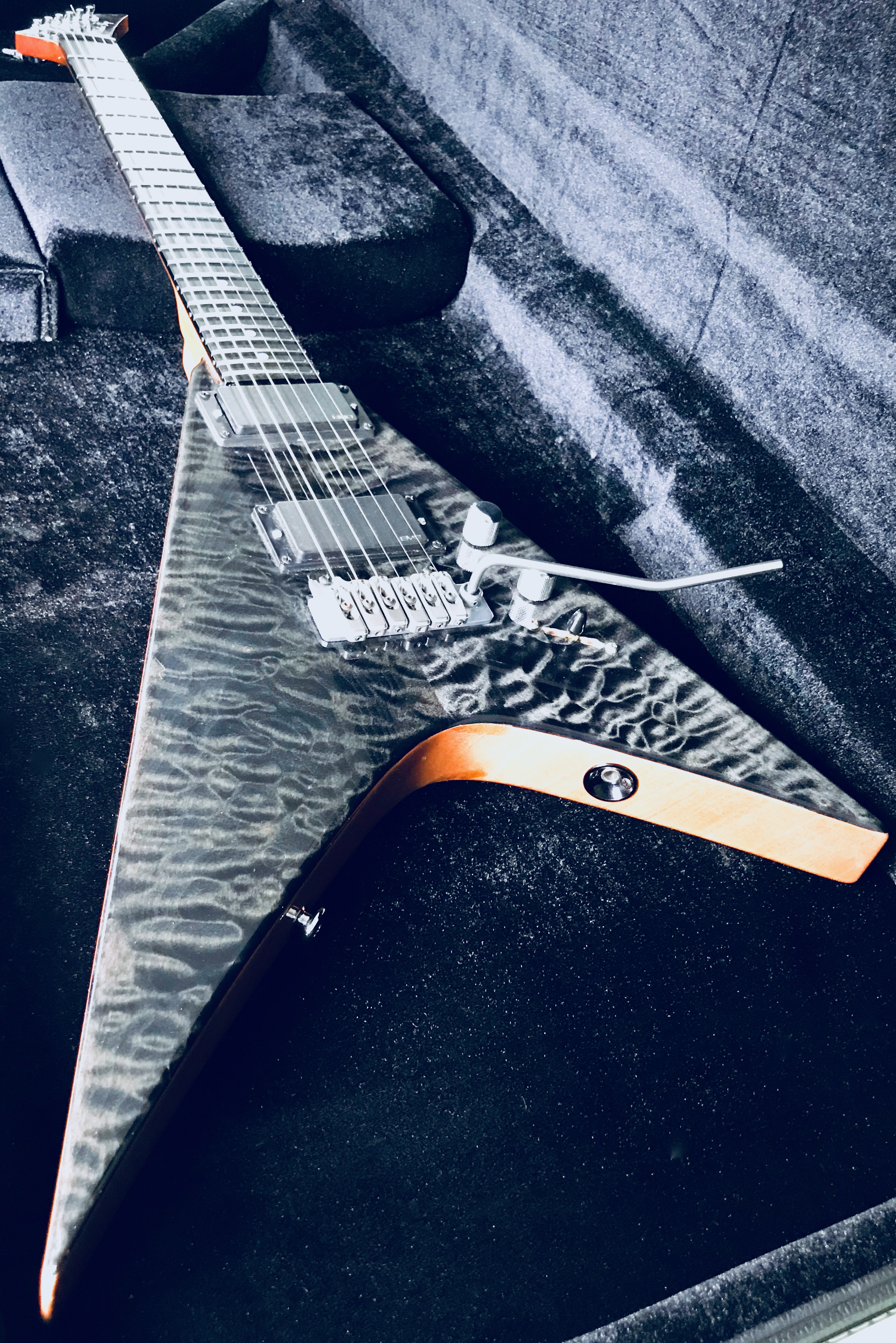 CUSTOM SHOP FLYING VR-2, 5A Quilt Top. - S71Guitars