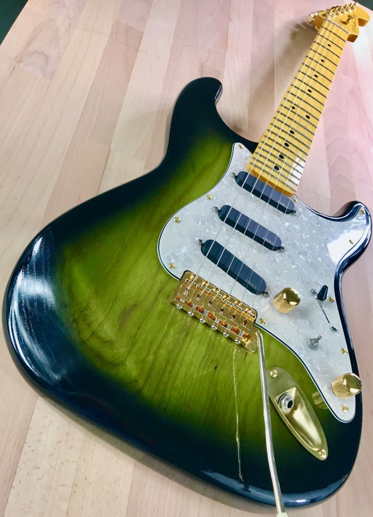 S71 Custom Shop ST Deluxe See Thru Green Sunburst, Superwide neck, EMG ...