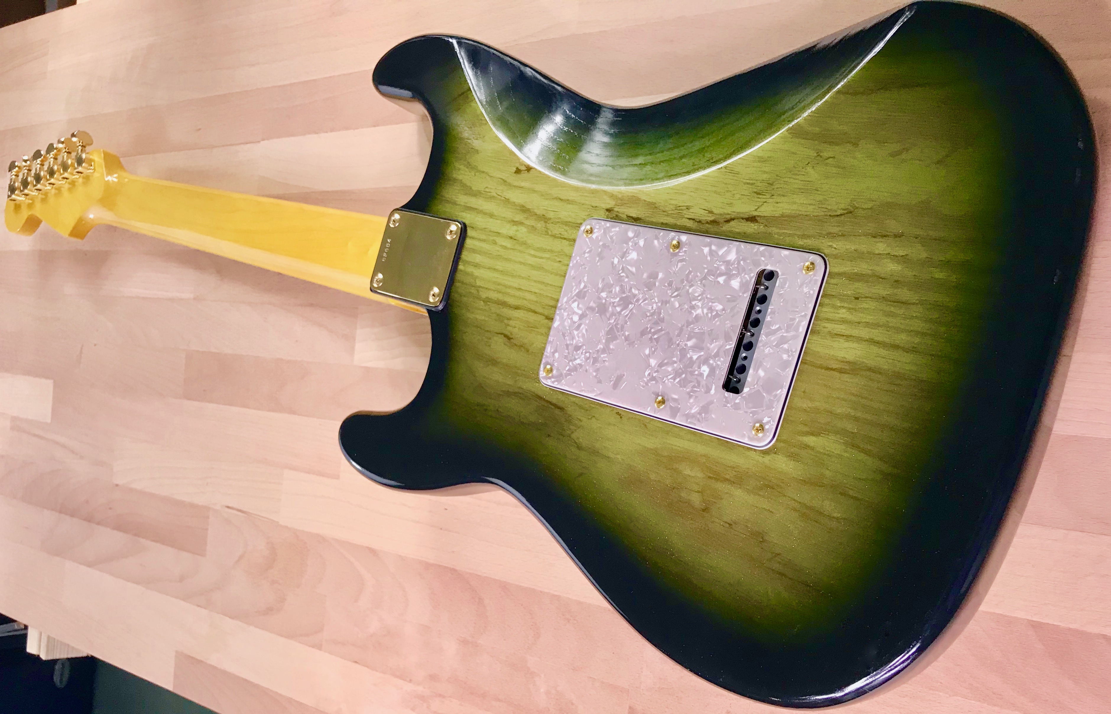 S71 Custom Shop ST Deluxe See Thru Green Sunburst, Superwide neck, EMG ...