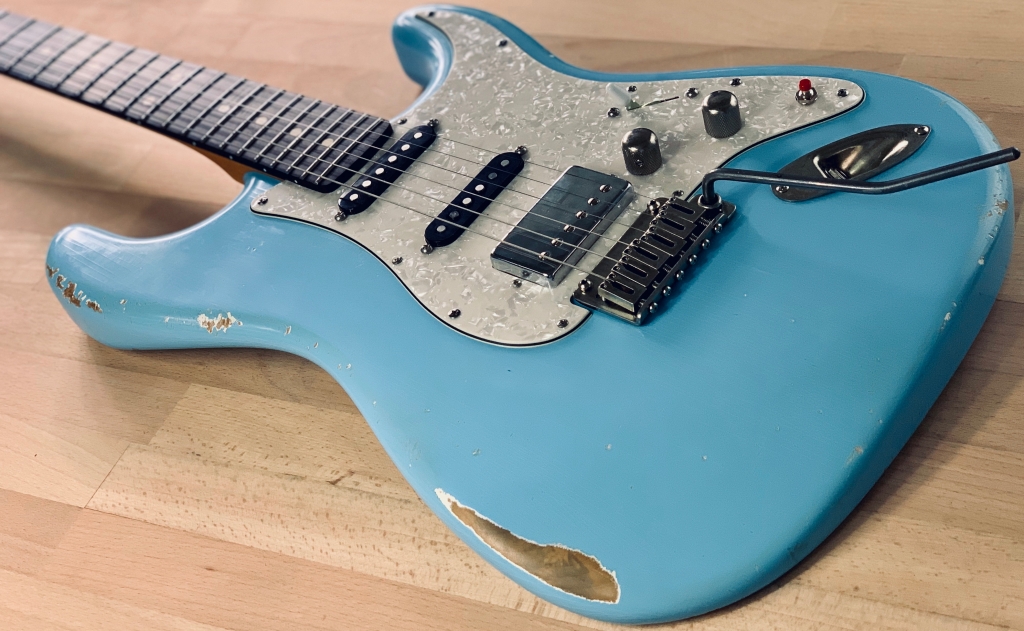 Custom Order « DAPHNE BLUE SUPERSTRAT » medium-Aging for Olivier from ...