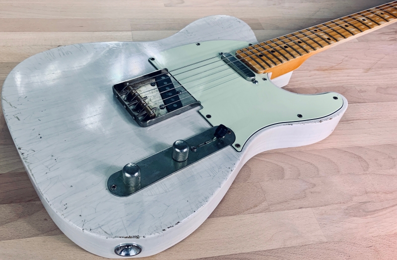 CUSTOM SHOP NITRO WHITE BLOND AGED ’63 . Handwound Pickups, 4-way ...