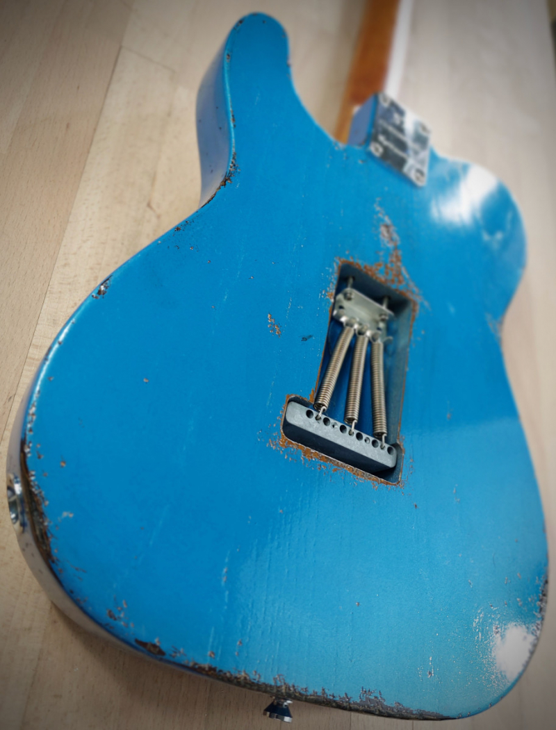 S71 Custom Shop Metallic Pelham Blue over 2-Tone Sunburst Relic Hybride ...
