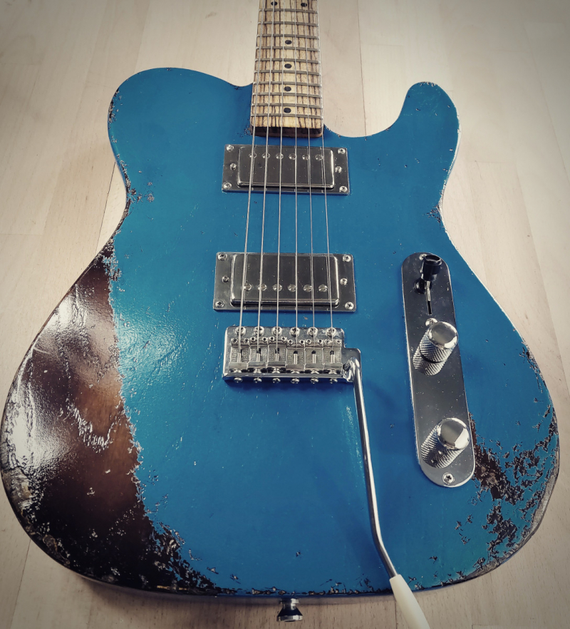 S71 Custom Shop Metallic Pelham Blue over 2-Tone Sunburst Relic Hybride ...